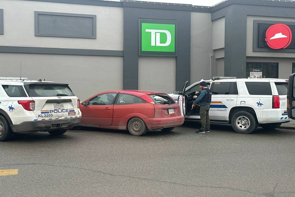 Kelowna RCMP respond to attempted robbery at TD Bank | The Similkameen ...