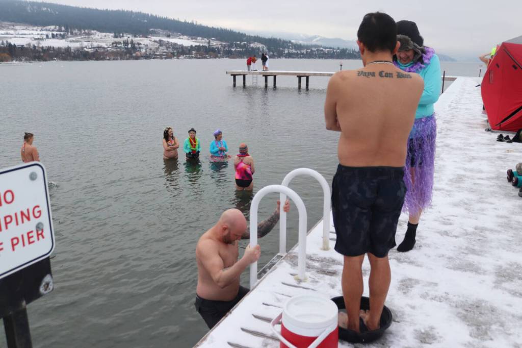 Swimmers plunge into 2026 with icy polar dip at Kal Beach in Coldstream ...